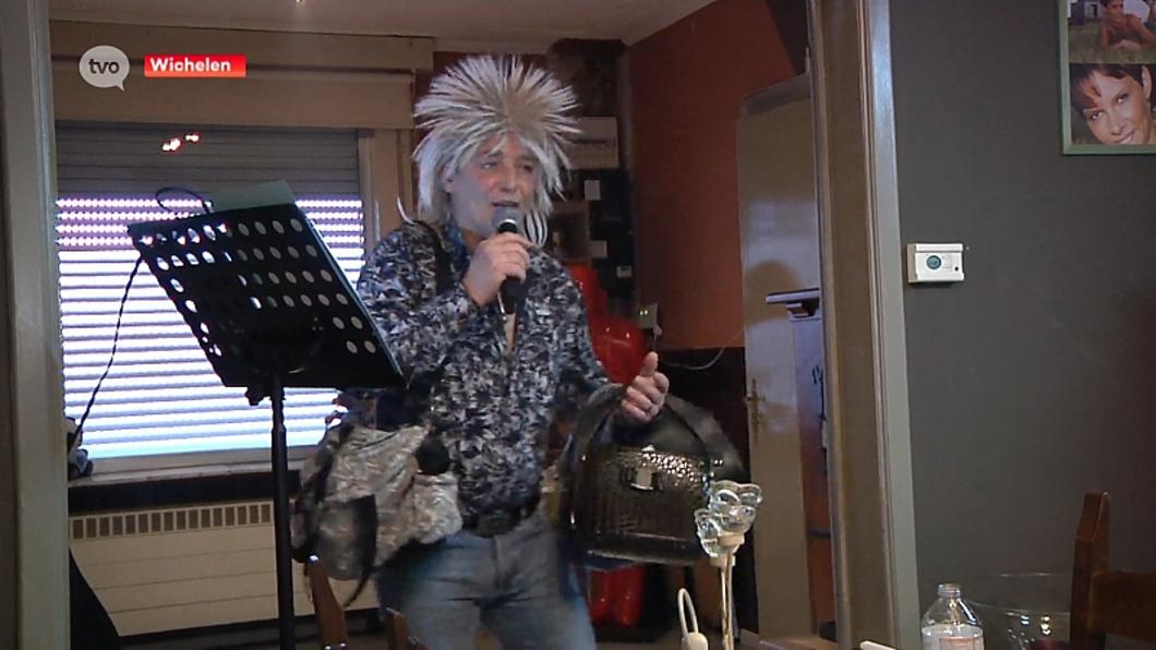 Charmezanger Claude uit Wichelen trakteert fans op optreden via ... Charmezanger Claude uit Wichelen trakteert fans op optreden via ...